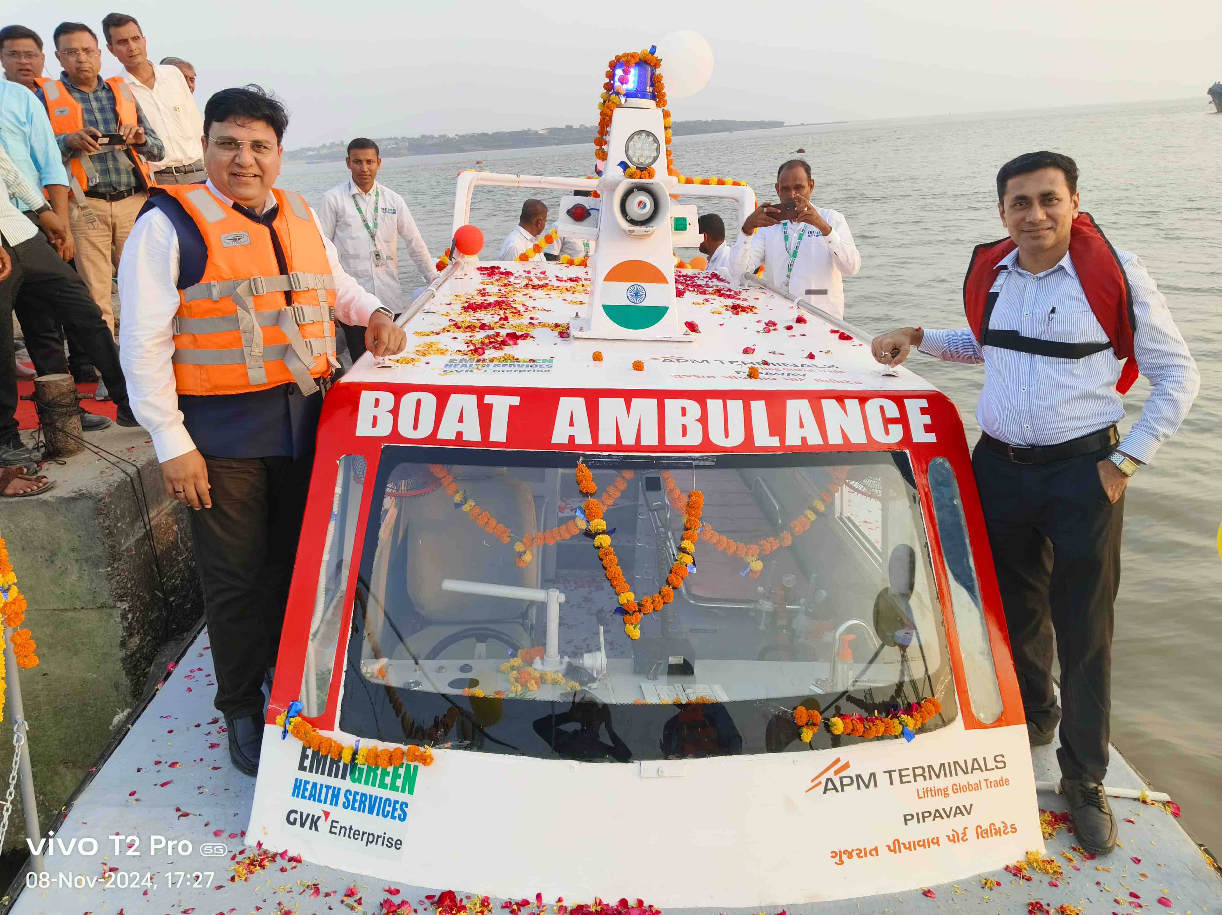 Ambulance boat gifted under Pipavav Port CSR for foxes on sea island of Amreli | આરોગ્યની ...