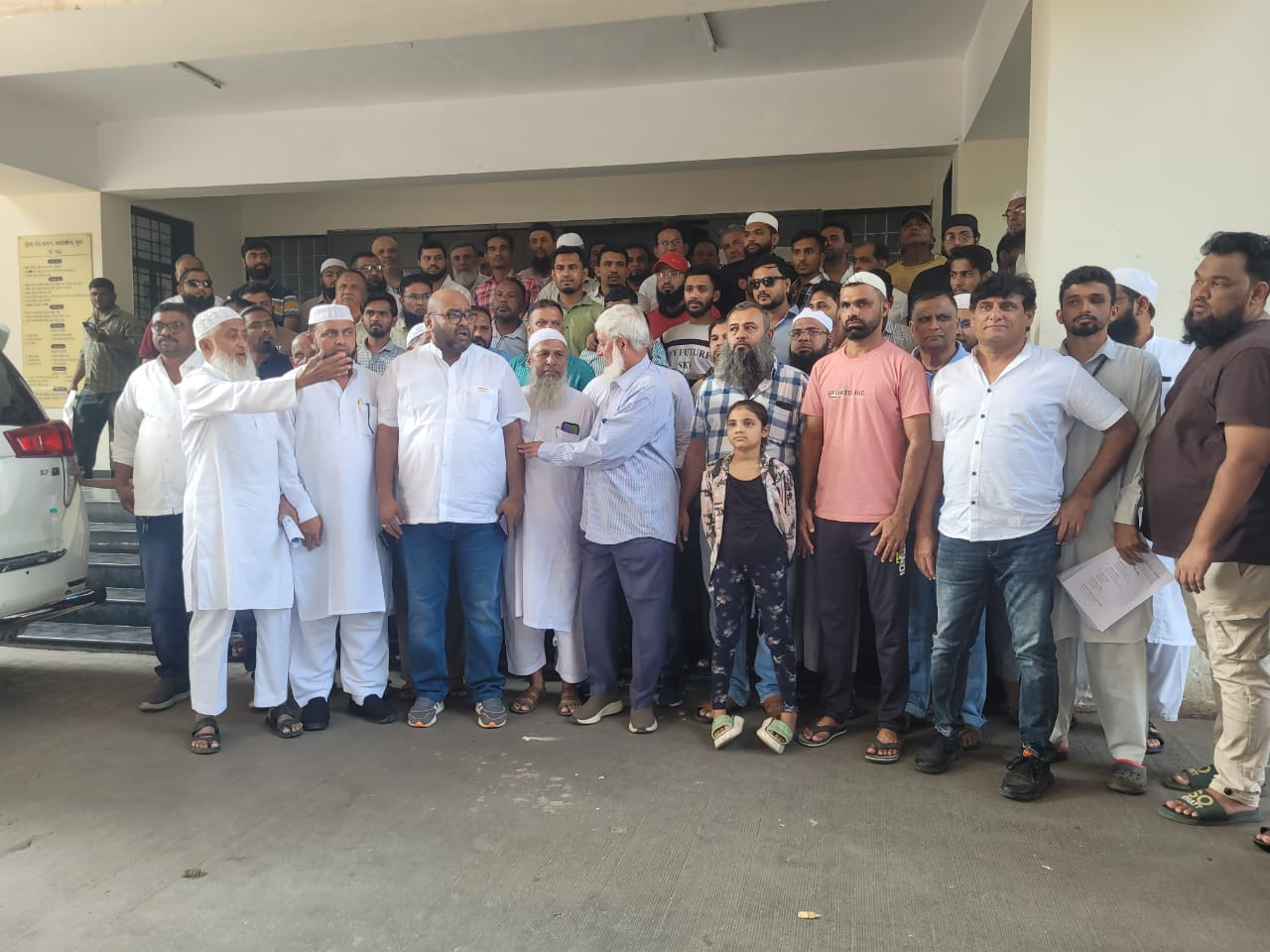 In south Gujarat, Muslim community protested against journalists and ...