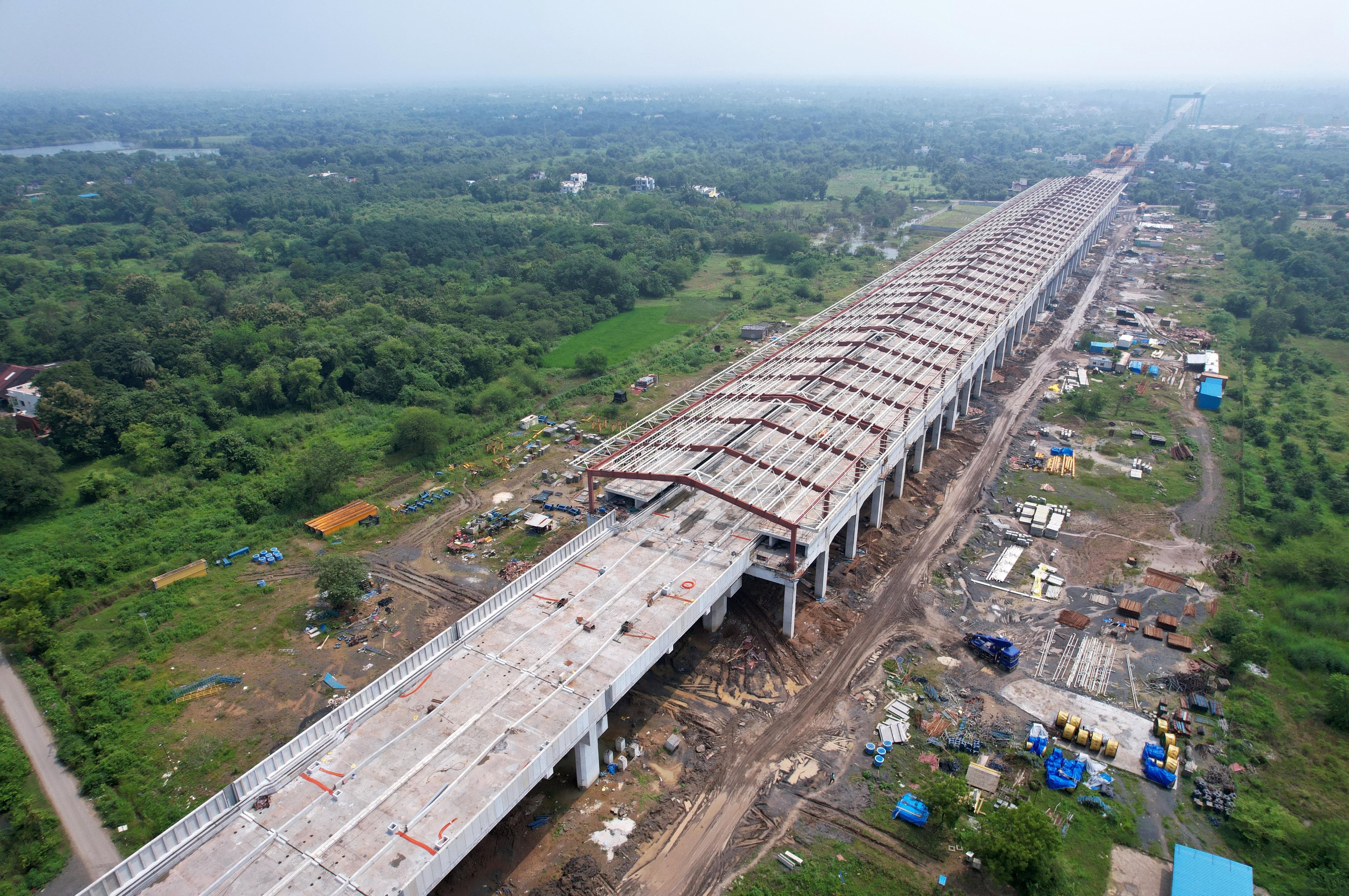 Surat station to be diamond-shaped, steel structural work complete; See ...