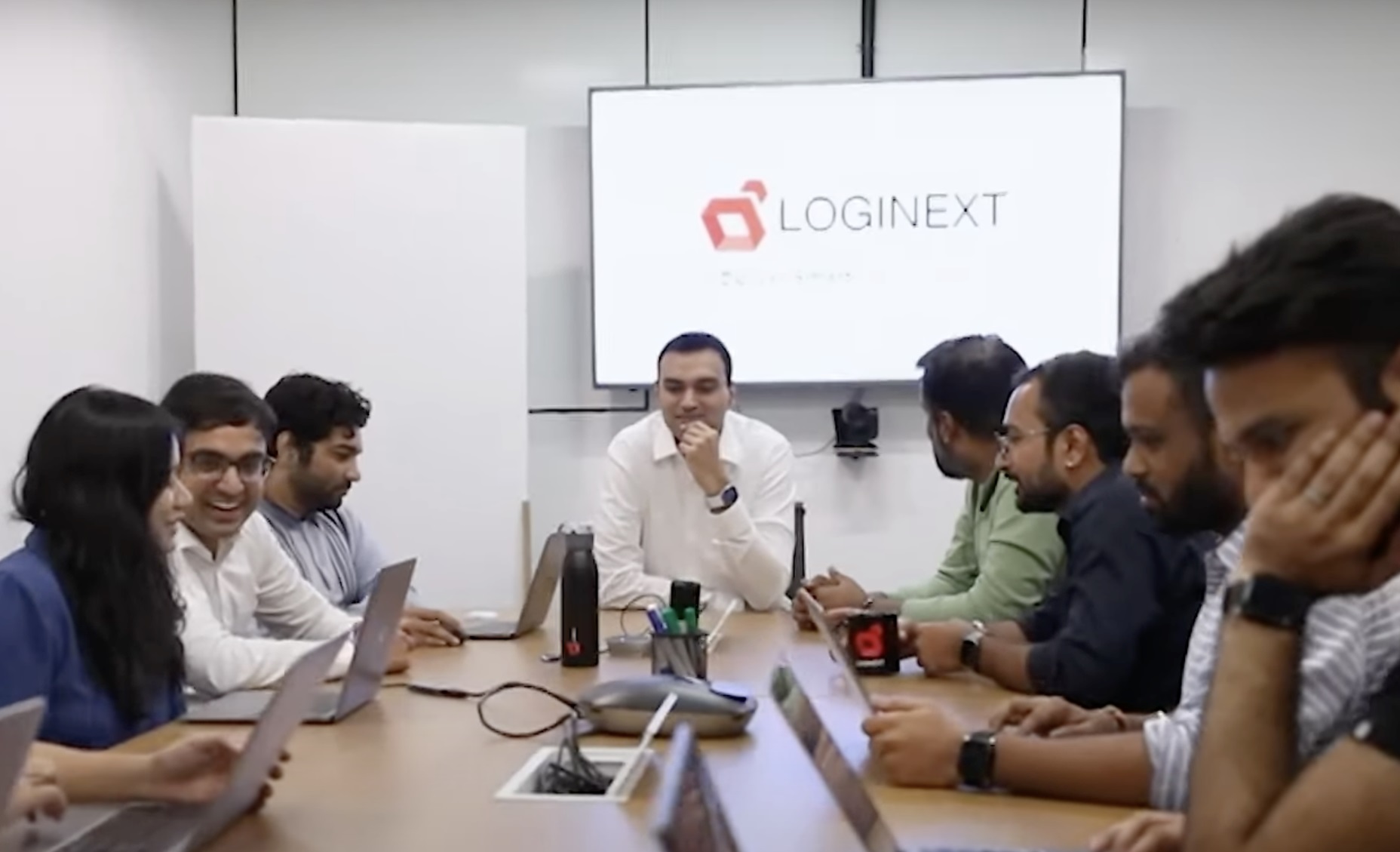 special interview of loginext CEO and founder dhruvil sanghavi | 1 કરોડનો પગાર છોડી બિઝનેસ શરૂ ...