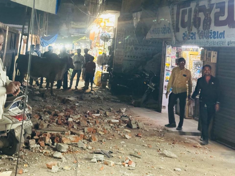 The wall of the second floor of Isumba Estate building collapsed ...