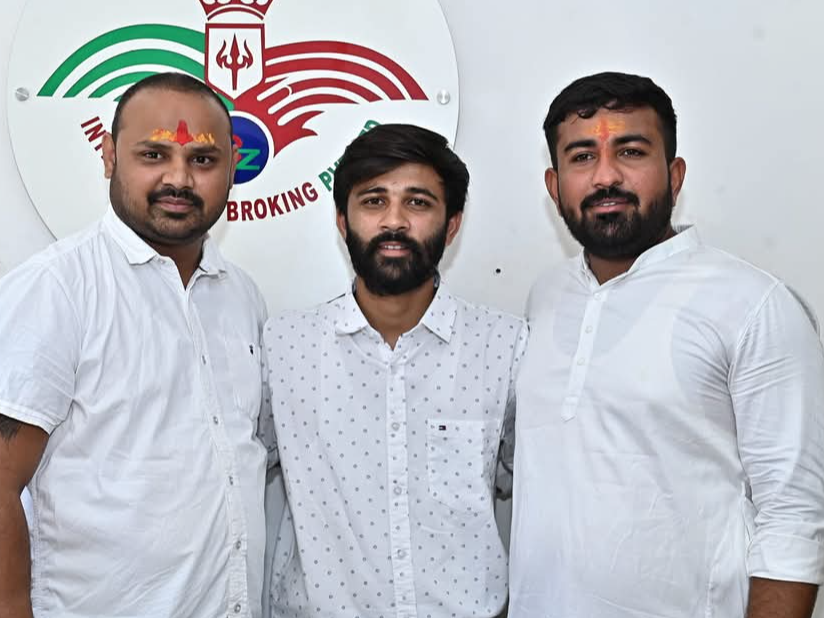 Photos also surfaced with BZ Finance Group Gandhinagar office agent ...