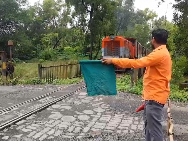 Bapu's train will be heritage Belimora-Waghai narrow gauge train Valsad ...