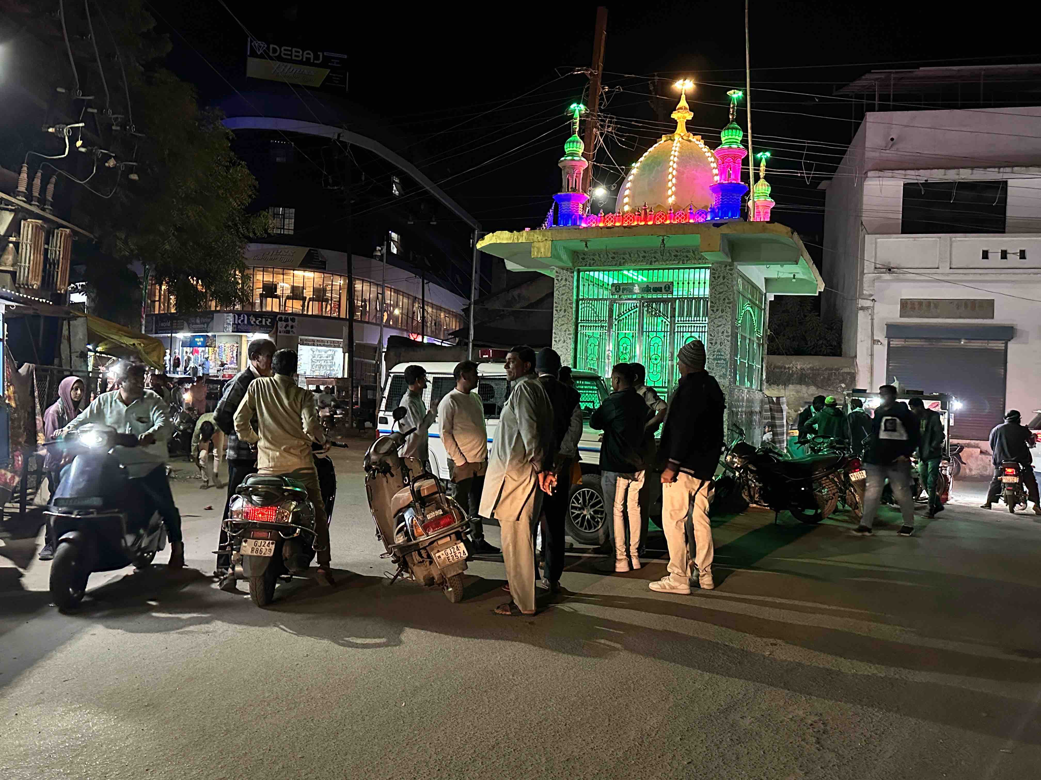 Firing near Ganjshahid Pir in Patan | પાટણનાં ગંજશહિદ પીર પાસે ફાયરિંગ ...