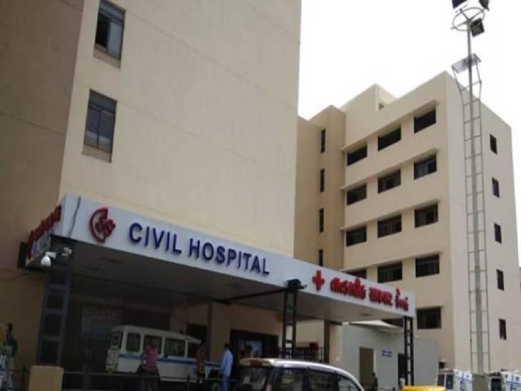 Bhuva performed the ceremony after reaching the ICU of Ahmedabad Civil ...