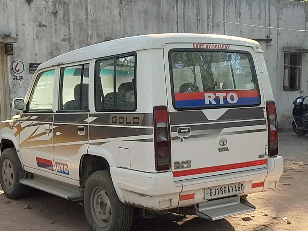 RTO turns a blind eye to agents who are staging sit-ins outside Godhra ...