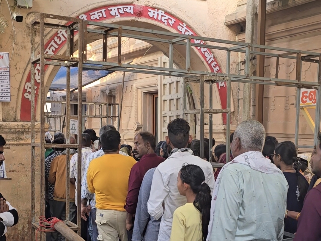 Video of VIP darshan at Bet Dwarka goes viral | બેટ દ્વારકામાં VIP ...