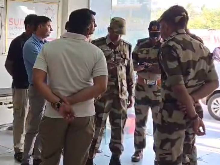 CISF jawan attempts suicide at Surat airport | સુરત એરપોર્ટ પર ગોળી વાગતા CISFના PSIનું મોત ...