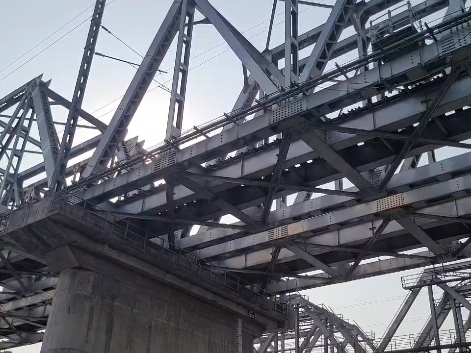 Body of unidentified elderly man found in Damanganga river passing by ...