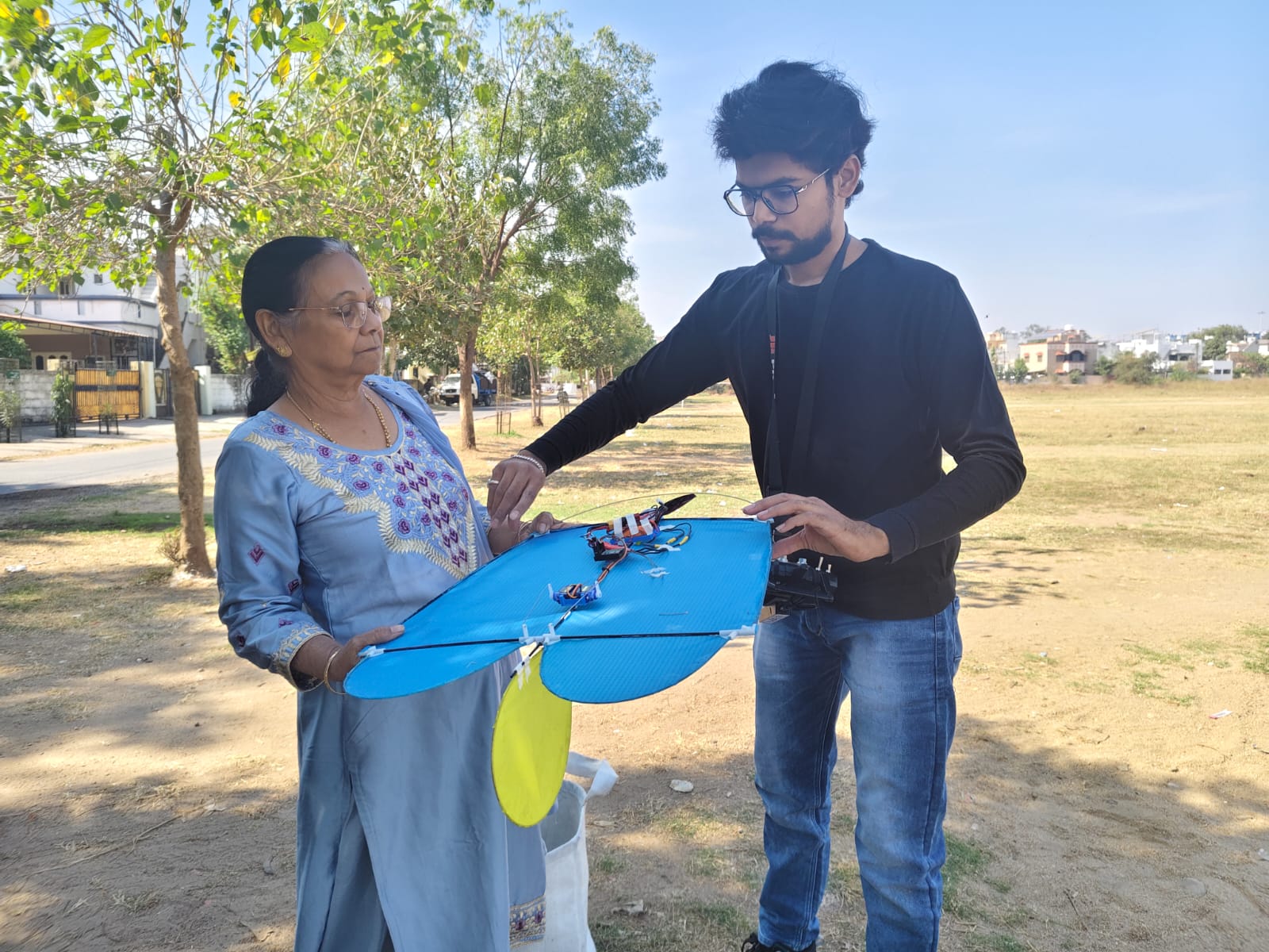 Now you can fly a kite without a string | દોરી અને પવન વગર ઊડશે પતંગ ...