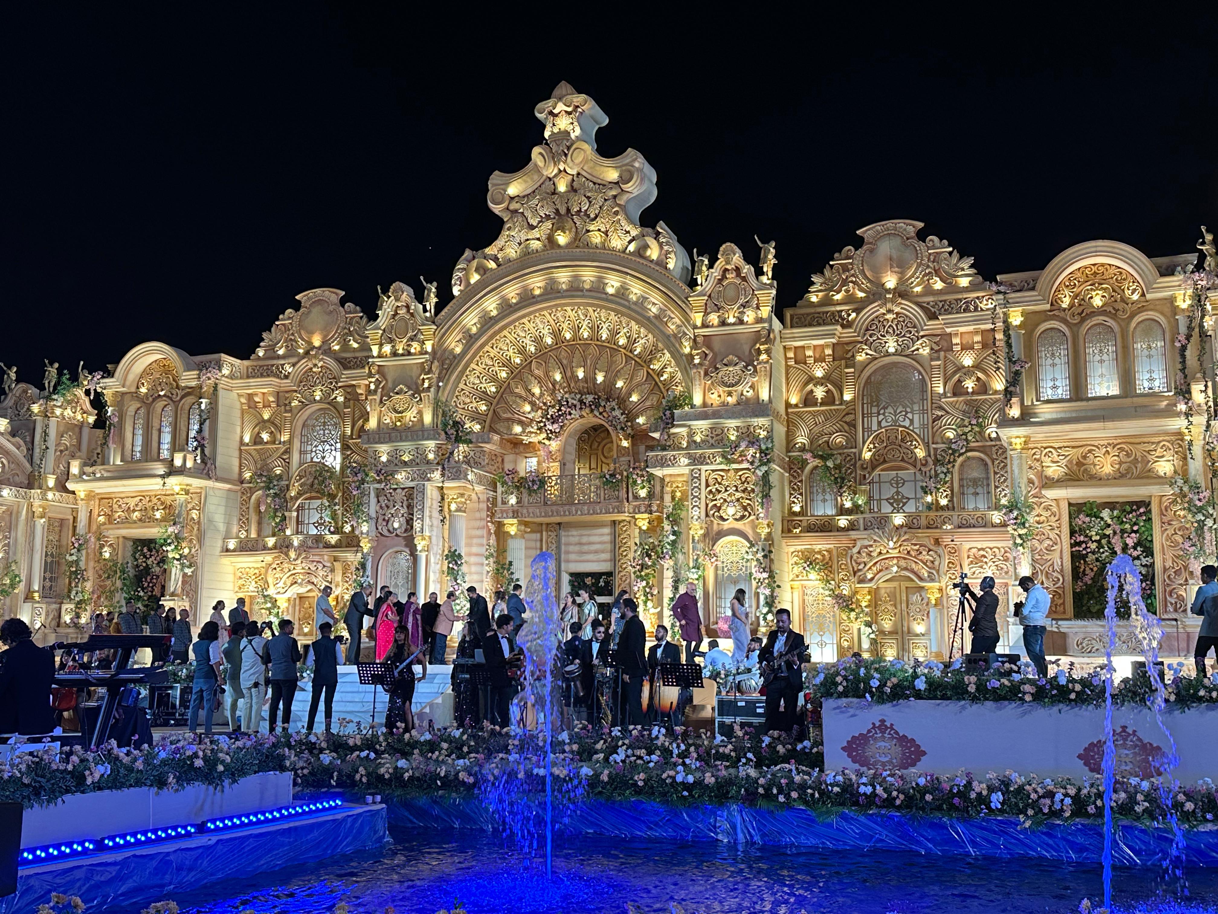 Ukani family's daughter's ring ceremony on a European theme | રાજકોટના ...