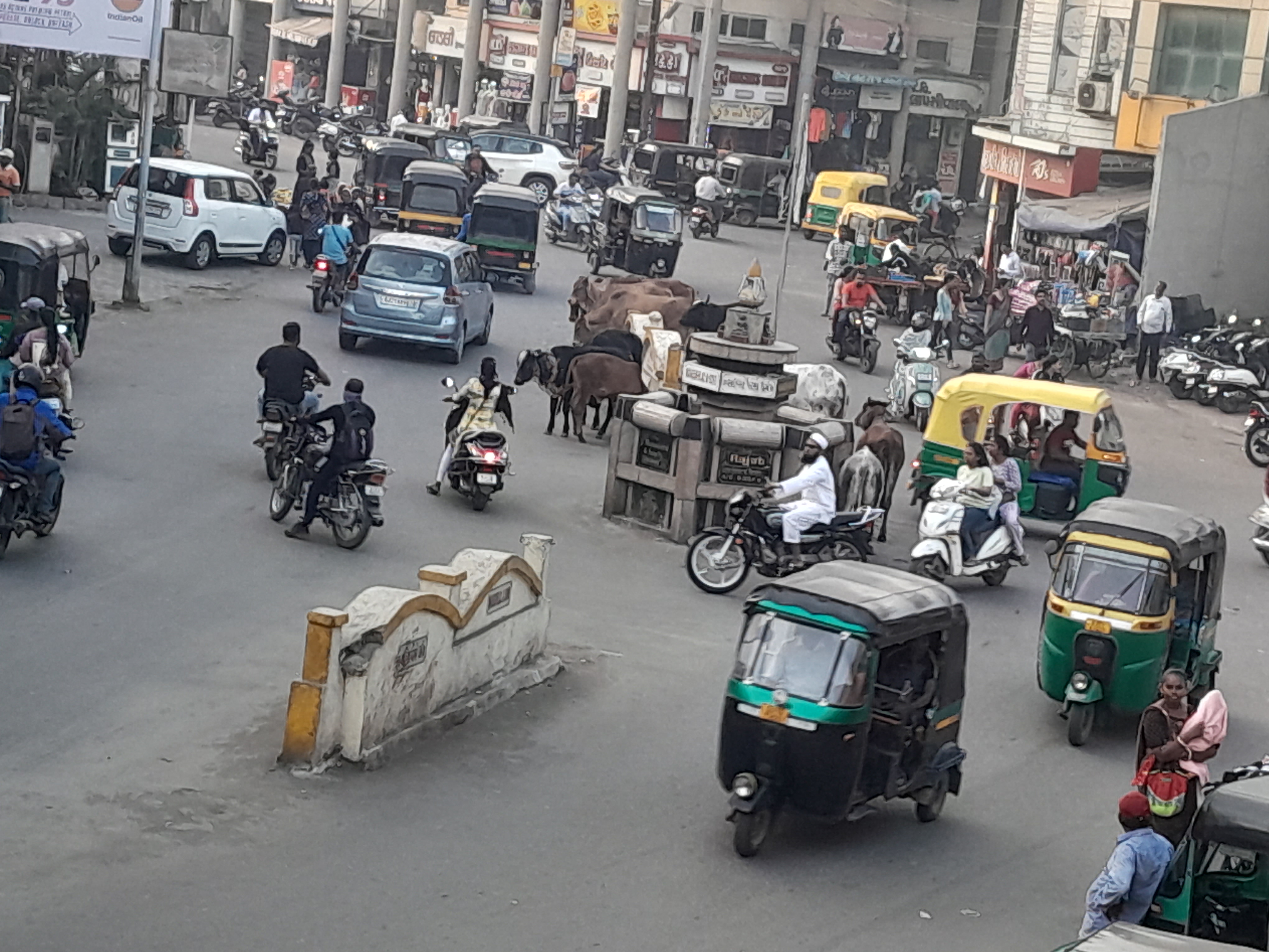 In Navsari, the government system itself creates 'road insecurity' in ...