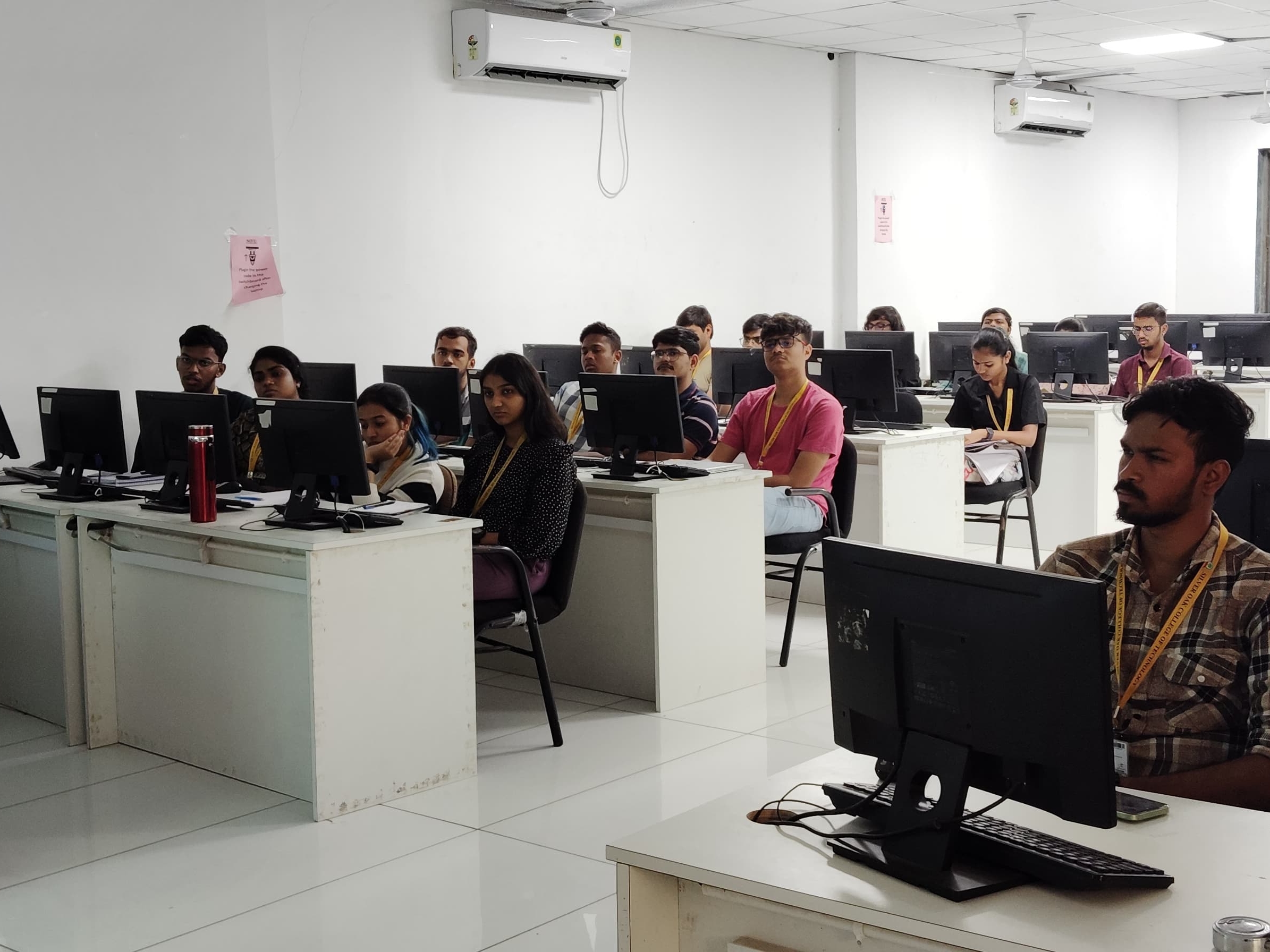 Demonstration of Param Shavak supercomputer at HPC workshop | HPC ...