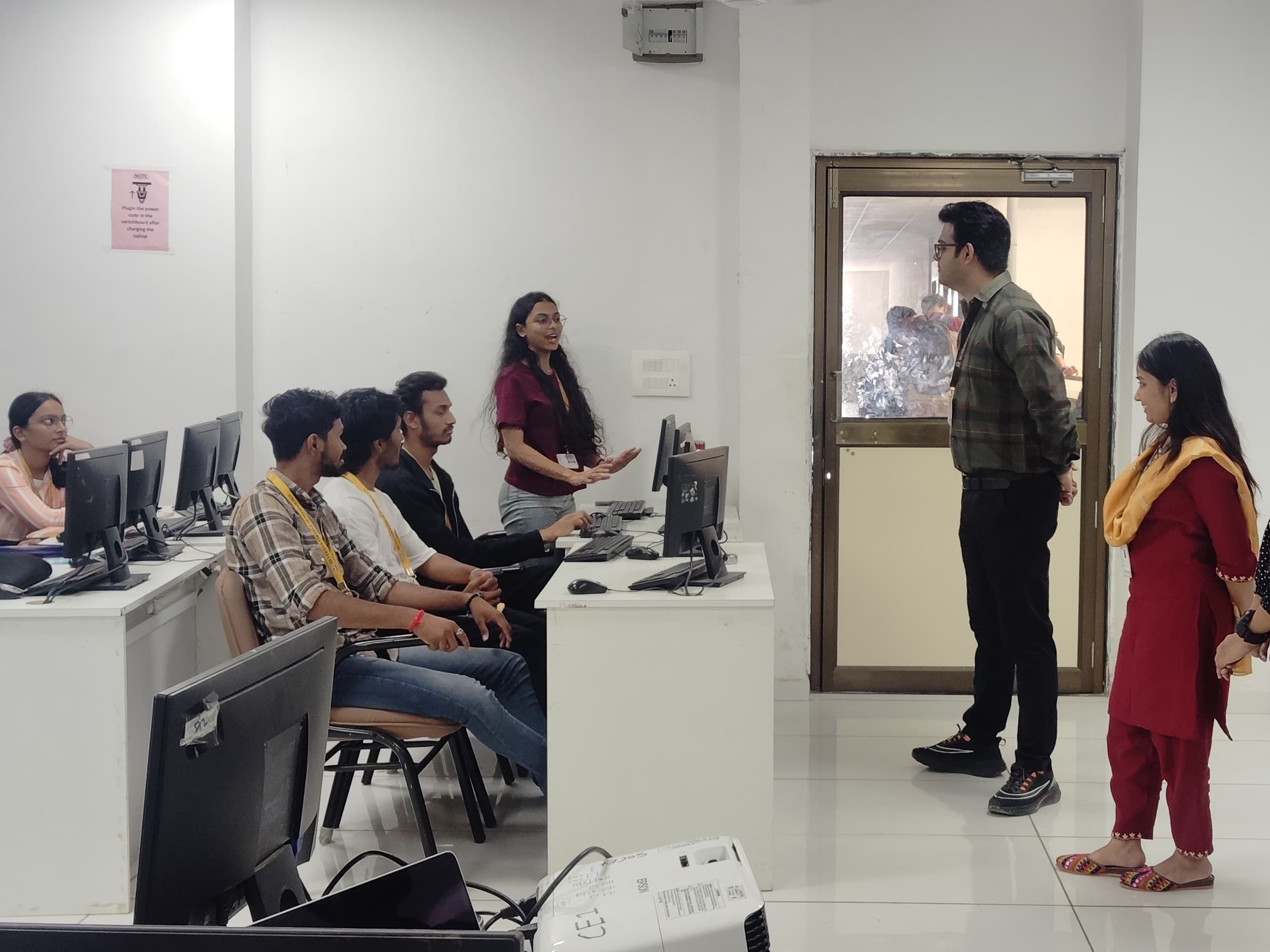 Demonstration of Param Shavak supercomputer at HPC workshop | HPC ...