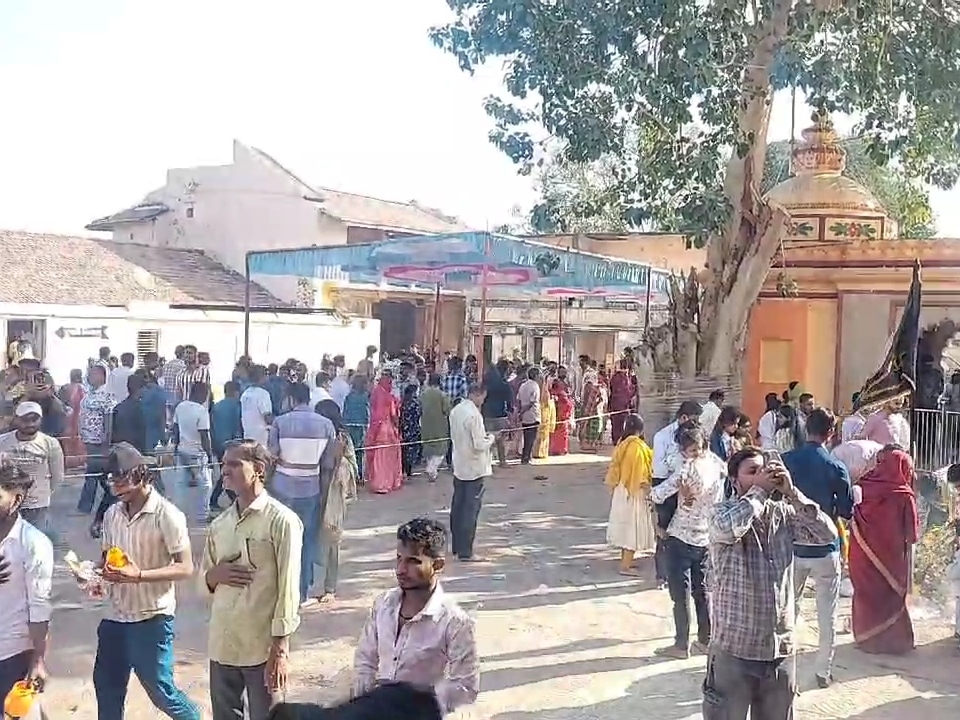 Long queues of devotees at the ancient Siddhanath Mahadev temple in ...