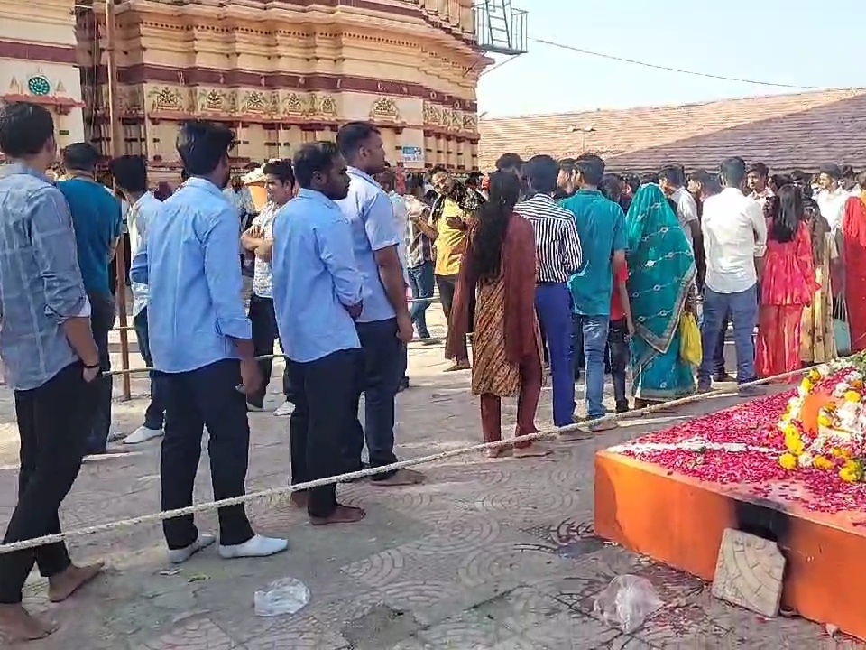 Long queues of devotees at the ancient Siddhanath Mahadev temple in ...