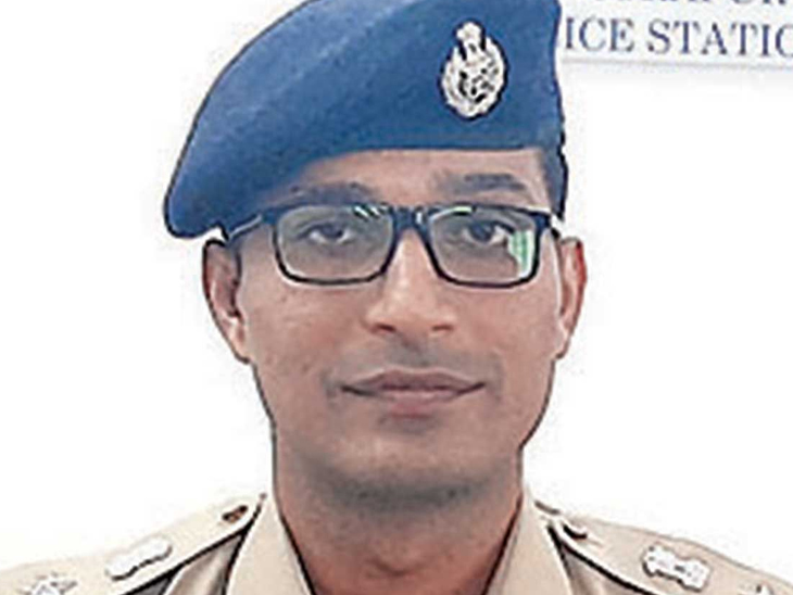 SEBI raids Gujarat IPS officer's house | વિવાદાસ્પદ IPS રવિન્દ્ર પટેલના ઘરે SEBIના દરોડા: યુ ...