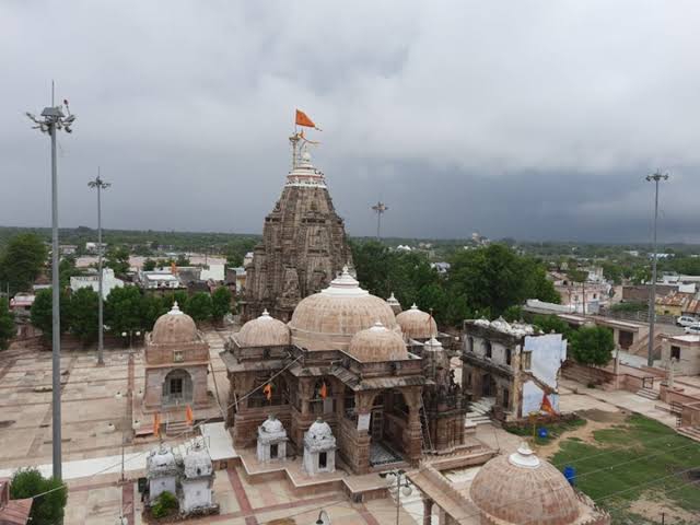 the golden peak of Hatkeshwar Mahadev Temple