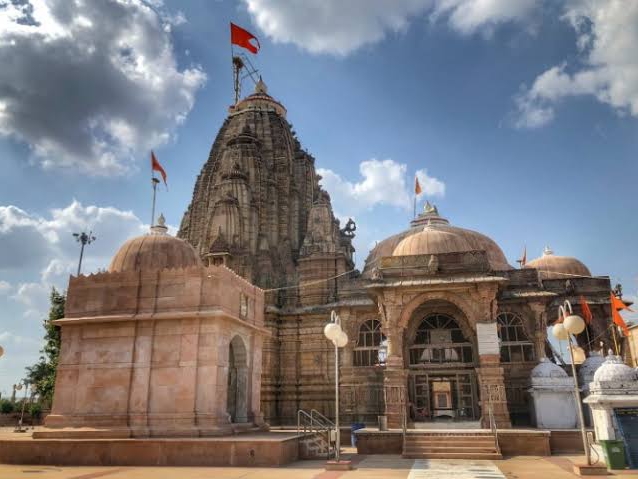 the golden peak of Hatkeshwar Mahadev Temple