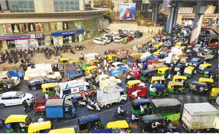 Traffic jam up to Ring Road due to Metro, APMC Bridge and Garnalu ...
