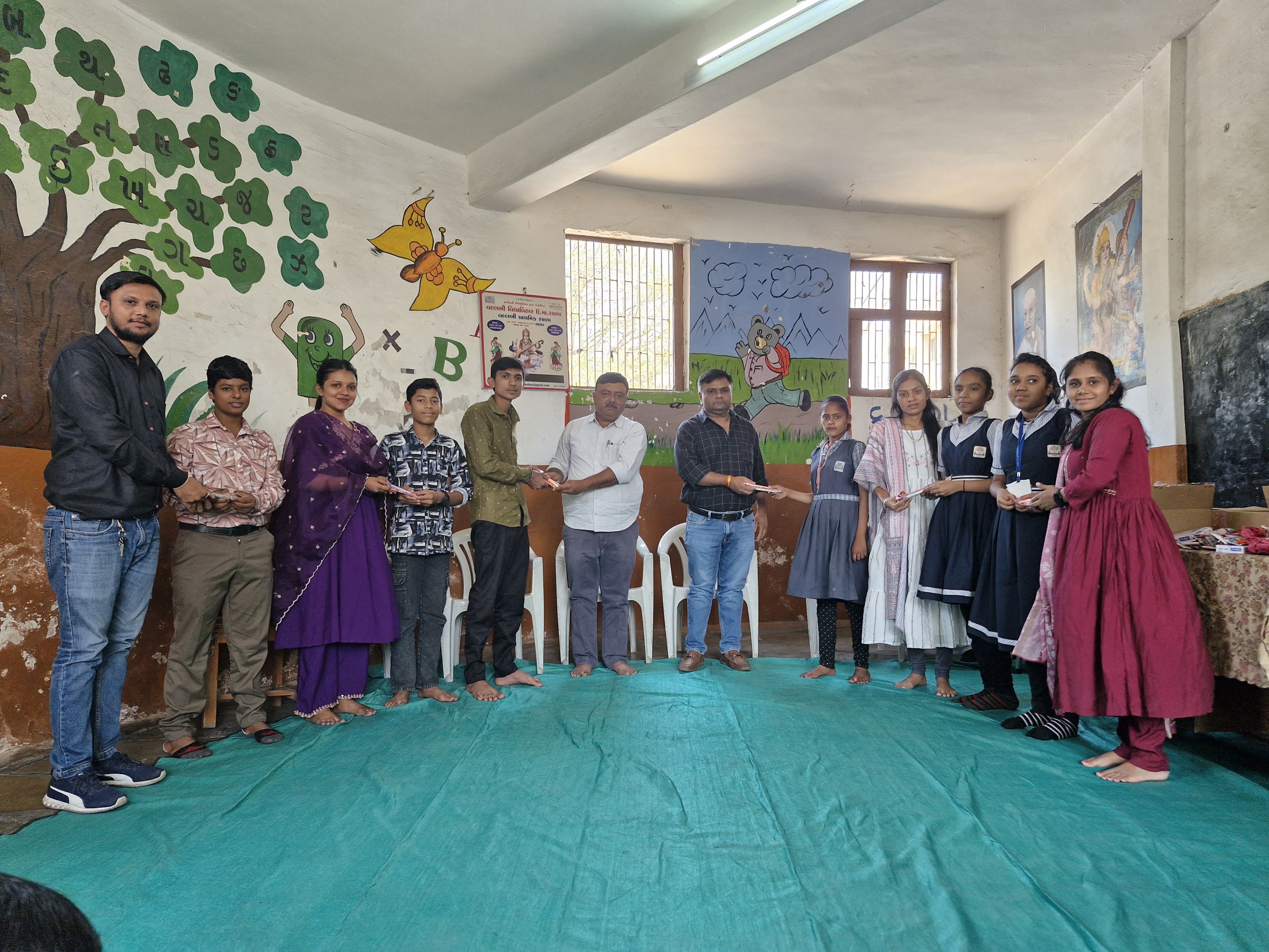 Knowledge Assistants honored at Valabhi Vidyavihar