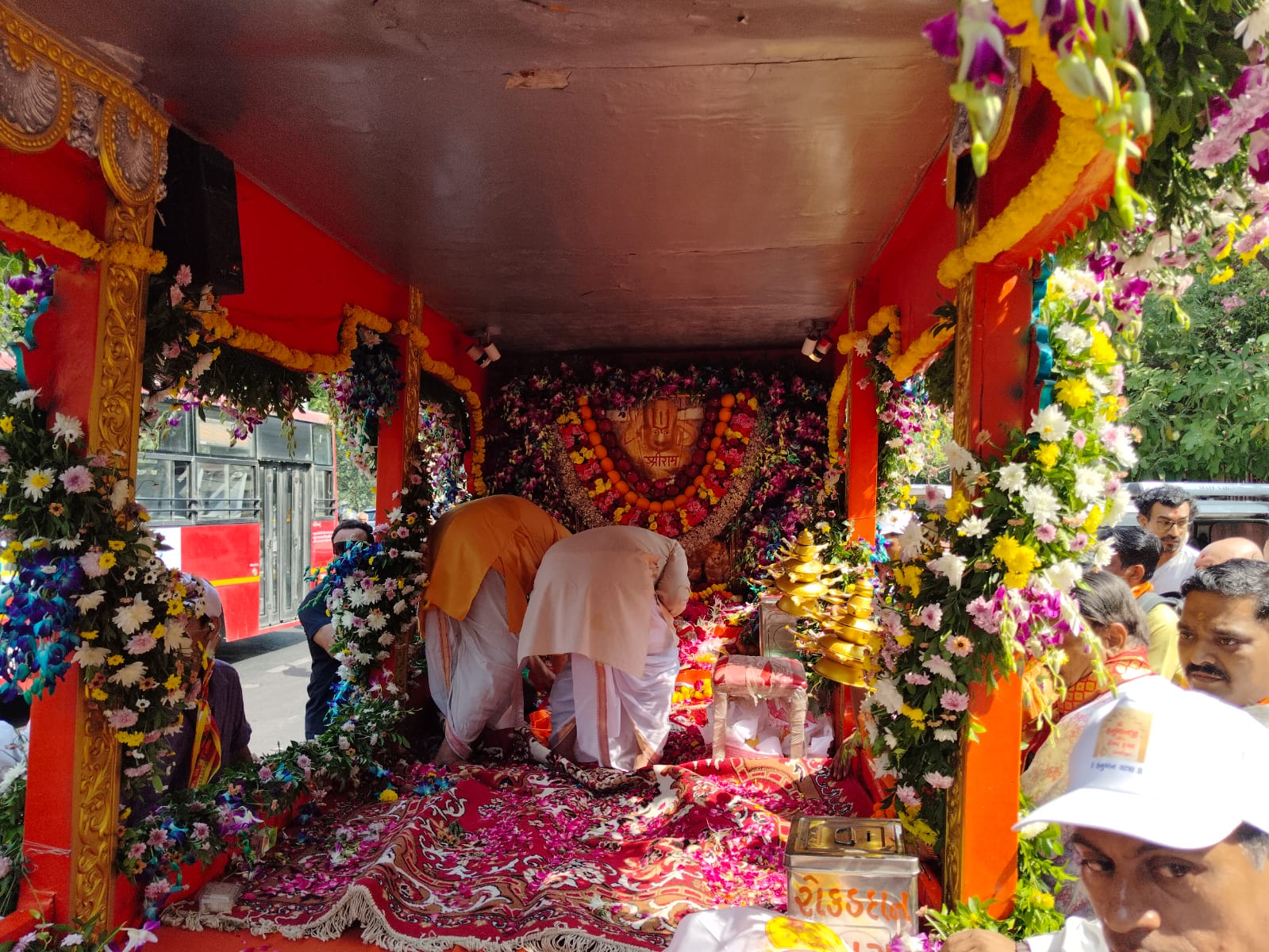 Camp Hanuman Temple Yatra held | કેમ્પ હનુમાન મંદિરની ભવ્ય શોભાયાત્રા ...