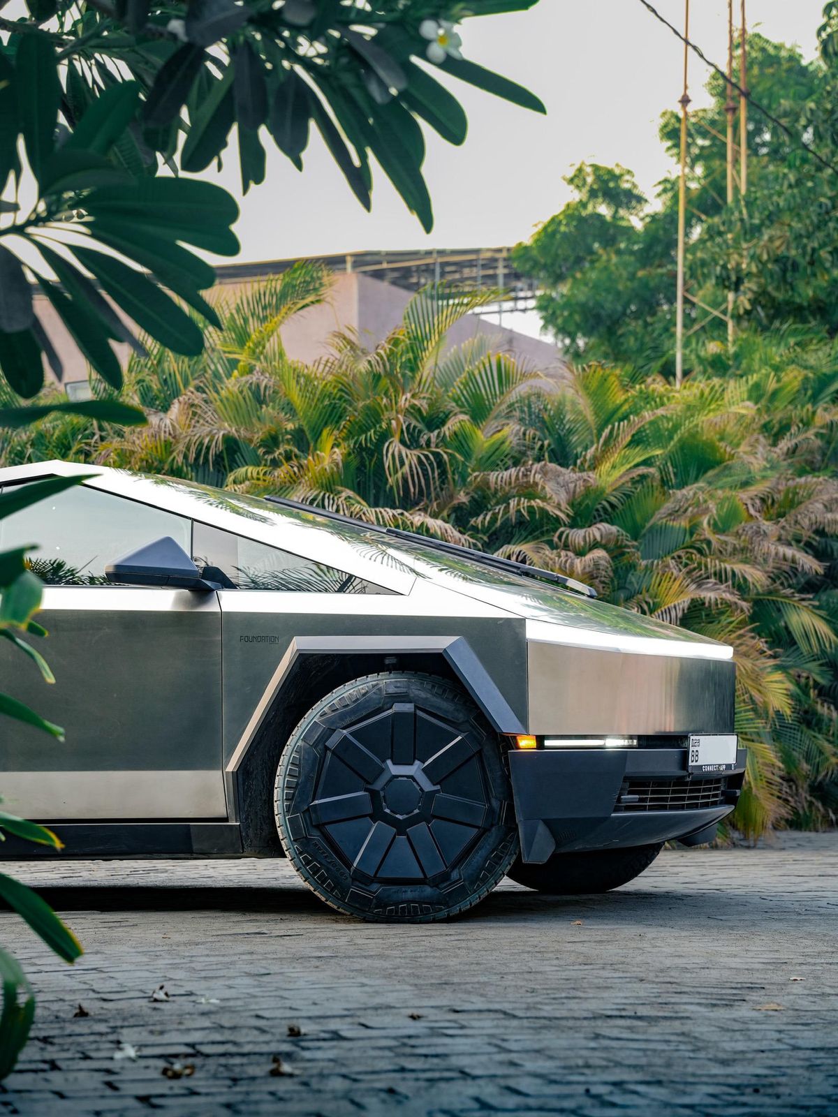 Tesla's Cybertruck arrives in India for the first time | દેશની પહેલી 51 ...