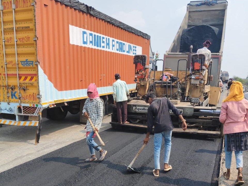 Repair of Dhadhar river bridge begins | ઢાઢર નદીના બ્રિજની મરામત શરૂ ...