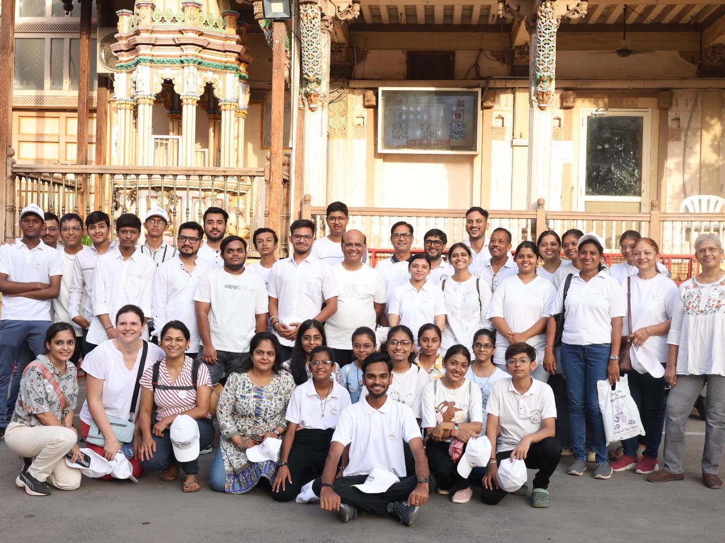 More than 50 people enjoyed the heritage walk from Kalupur Swaminarayan ...