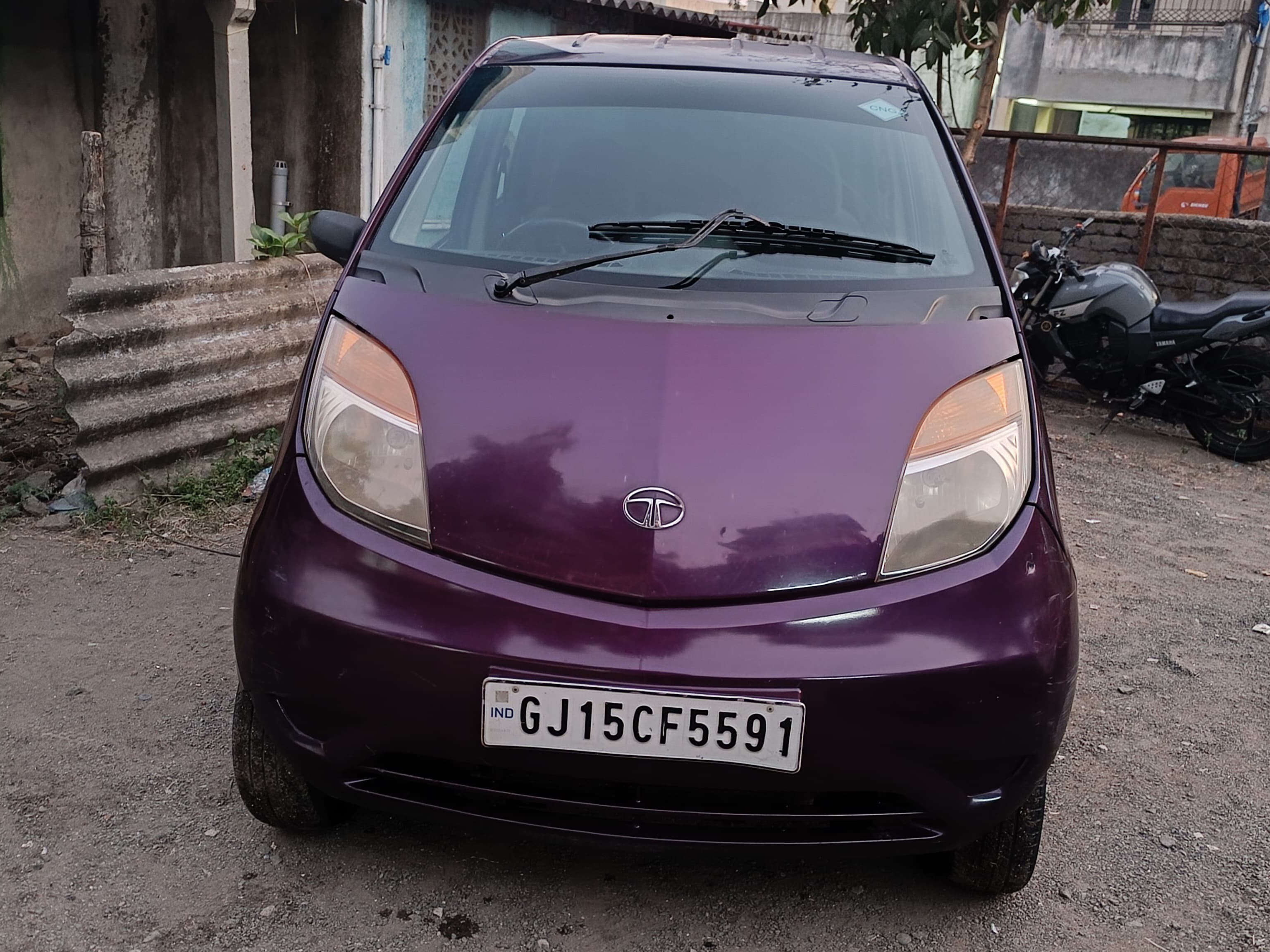 Nano car stolen near police station in Valsad