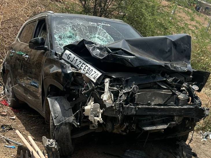Anjar Satapar Road Accident Bike Car Triple Crash; Mother Son Killed ...