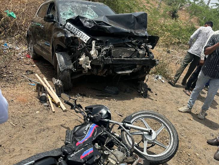 Anjar Satapar Road Accident Bike Car Triple Crash; Mother Son Killed ...