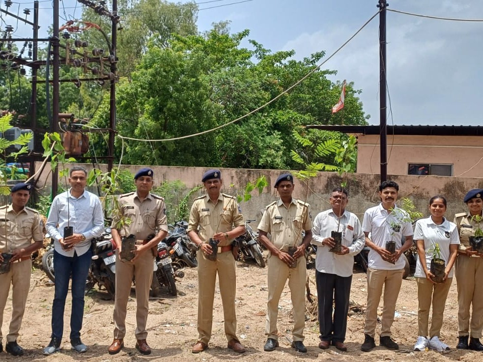 Bharuch Police Station Celebrates World Environment Day; Tree ...