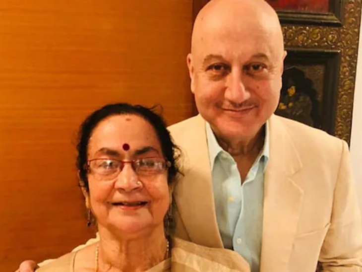 Anupam Kher Mother Dulari Birthday: Actor Shares Funny Exchange, VIDEOS