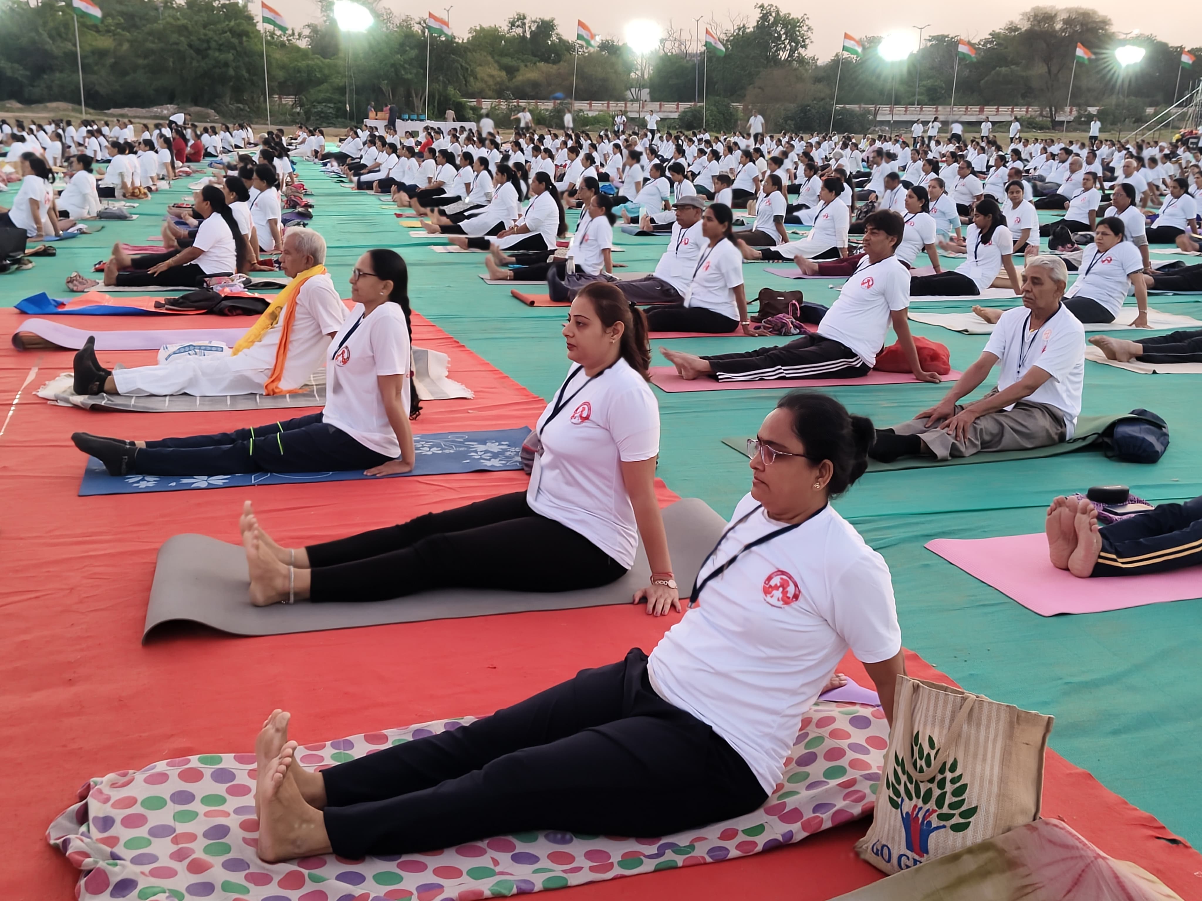 Gujarat State Yoga Board Holds Large Training Camp; 10,000 People ...