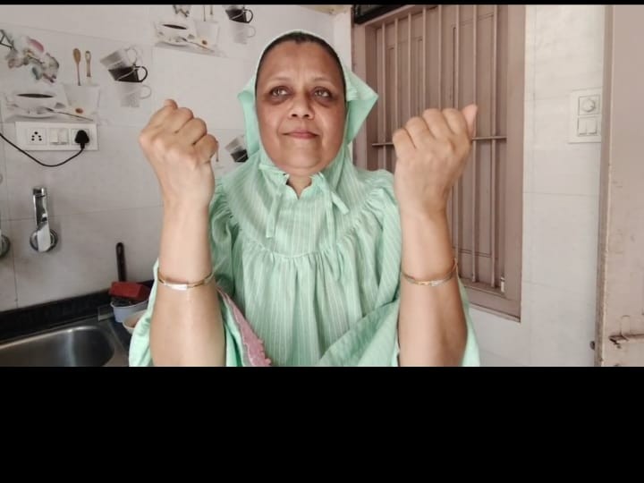 Godhra Woman Cheated Jewelry Theft Sakina Hamza Paghdiwala