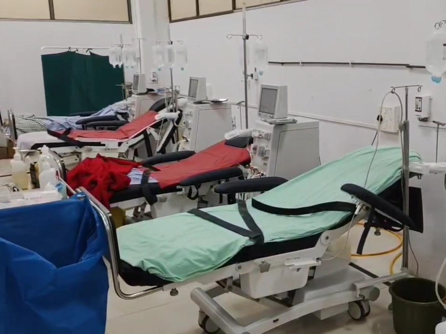 Surat New Civil Hospital Dialysis Machines Staff Shortage Medical Waste ...