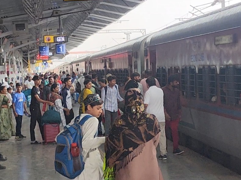 Veraval Gandhinagar Capital Express Train 19120 Resumes Scheduled ...