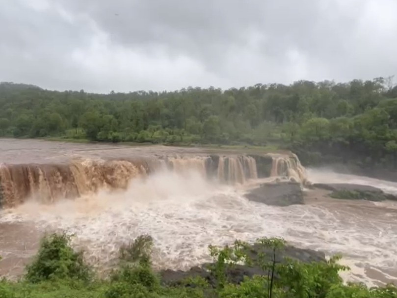 Sahyadri Mountains Dang Gira Waterfall Monsoon Ambika River Gujarat ...