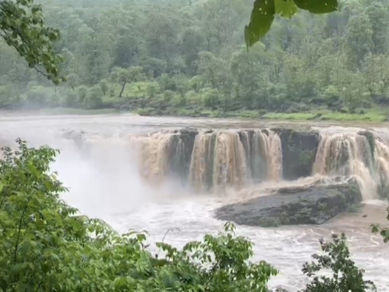 Sahyadri Mountains Dang Gira Waterfall Monsoon Ambika River Gujarat ...