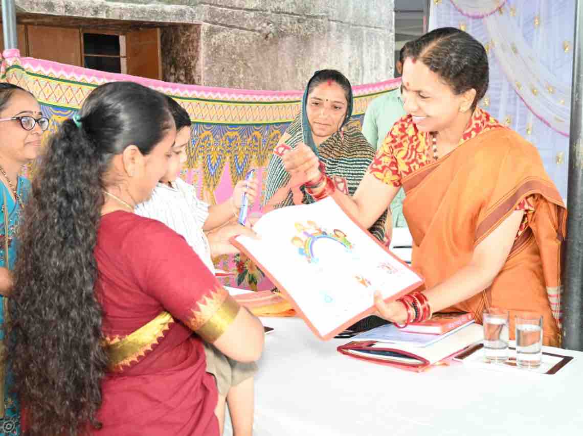 Devbhumi Dwarka Mota Bhavda School Praveshotsav Kanya Kelavani Mahotsav Dr Jayanti Ravi ...