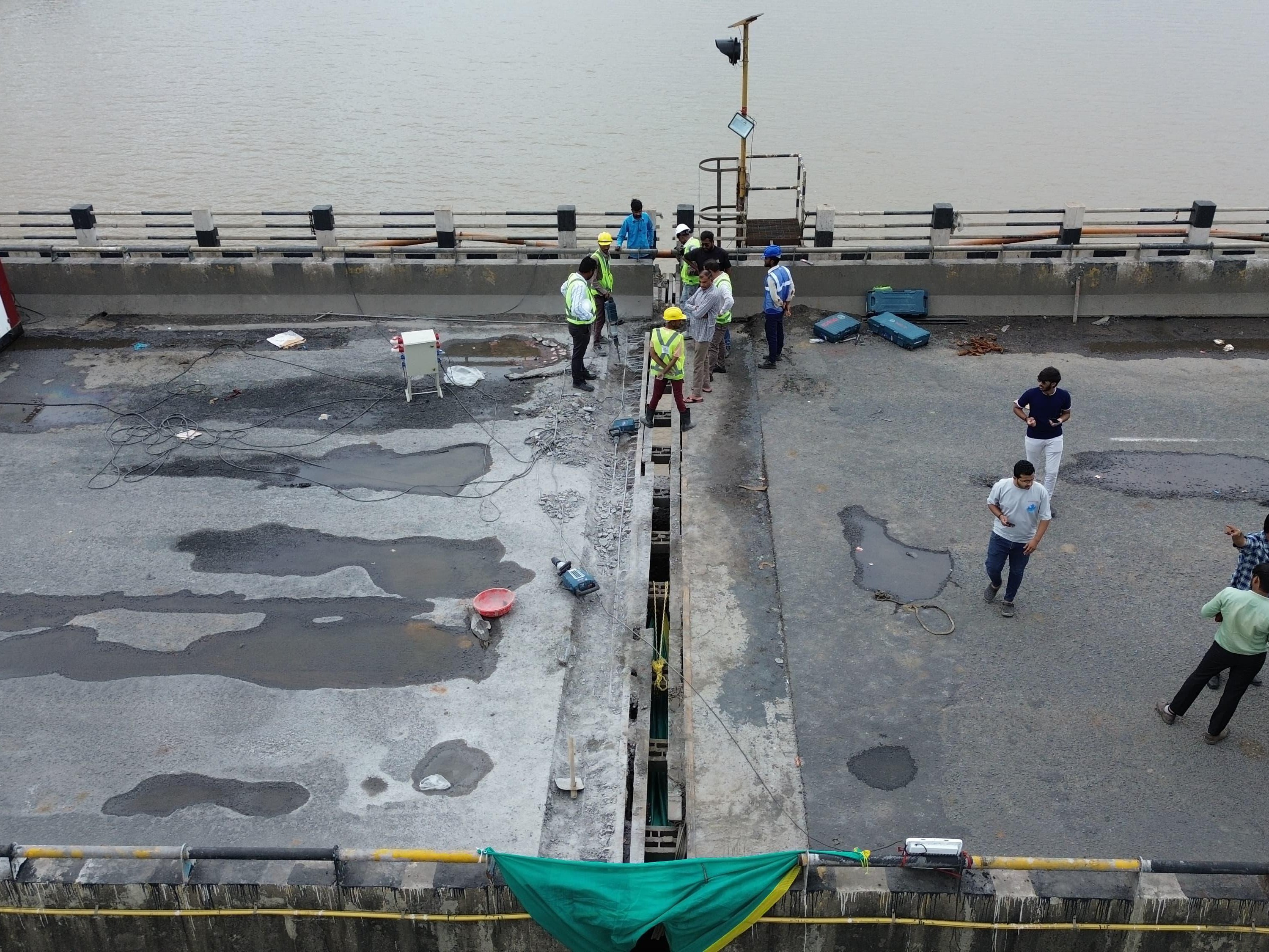 Repair of Tapi River Bridge begins | તાપી નદીના બ્રિજની મરામત શરૂ ...