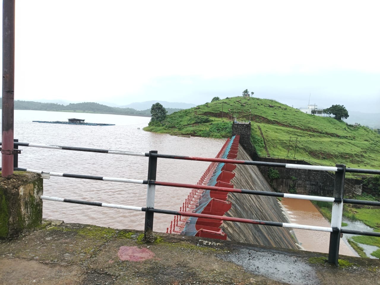 Narmada Sagbara Dams Overflow; Chopadwav, Kakadiamba Full PHOTOS VIDEOS ...