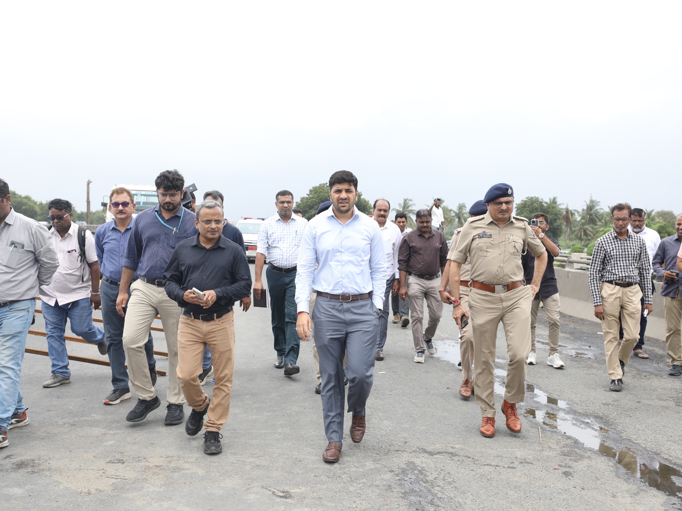 Repair of Tapi River Bridge begins | તાપી નદીના બ્રિજની મરામત શરૂ ...