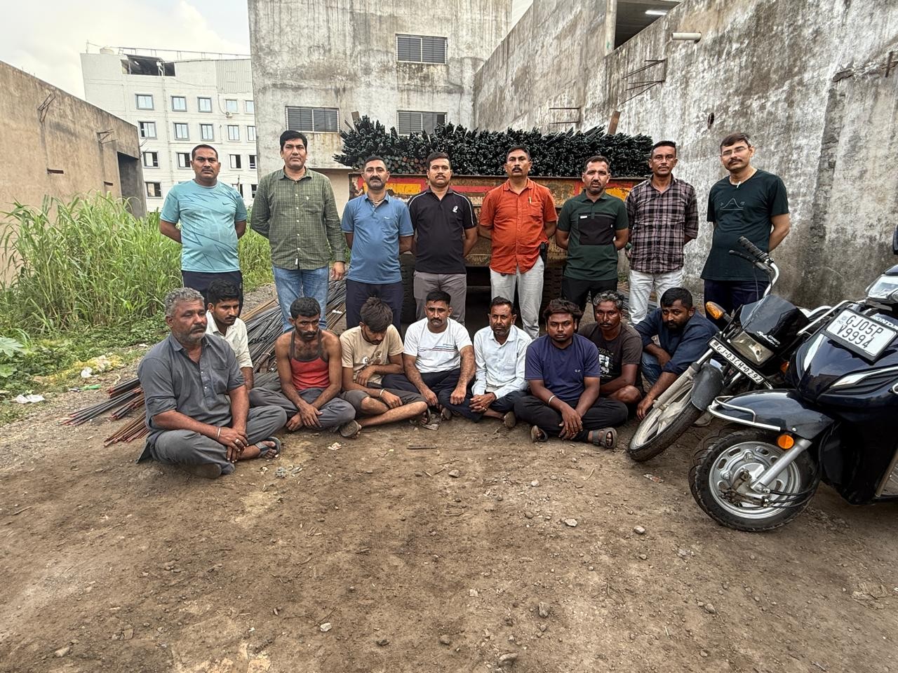 Surat LCB Olpad Masma Iron Rod Theft Network Busted Arrests Seizure ...