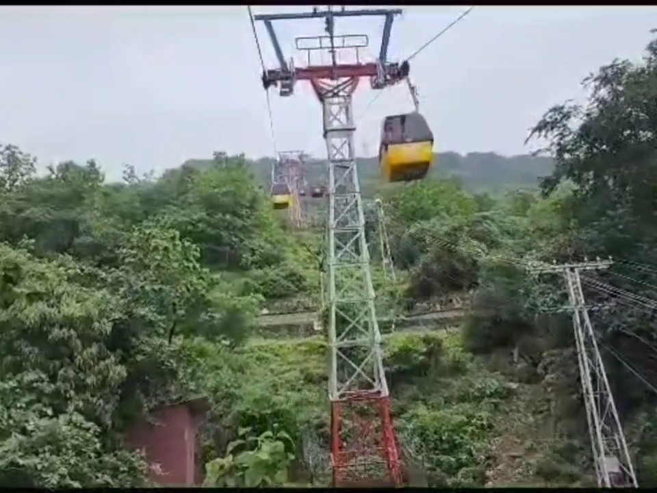 Pavagadh ropeway service closed for five days | પાવાગઢ રોપ-વે સેવા પાંચ ...