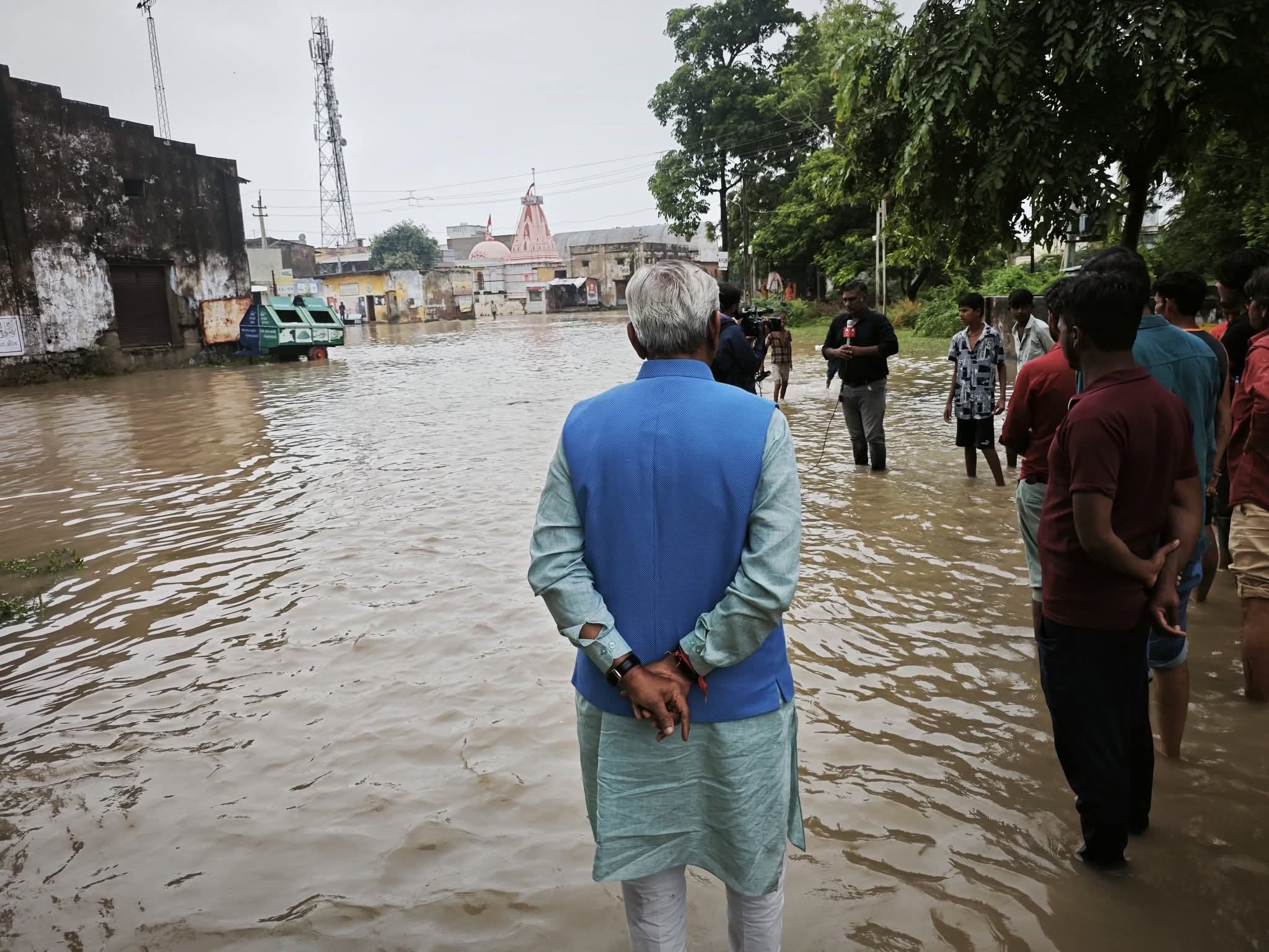 Daskroi MLA Babubhai Patel Inspects Flood Areas