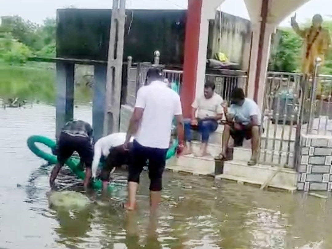 Dholka Floods: MLA Kirit Singh Dabhi, Officials Review Affected Villages | ધોળકામાં ભારે વરસાદથી ...