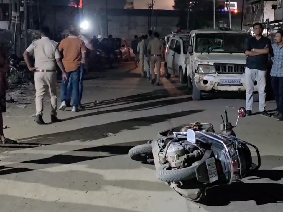 Surat Firing Cloth Merchant Pipodara GIDC; Ugra Sahu Injured PHOTOS VIDEOS