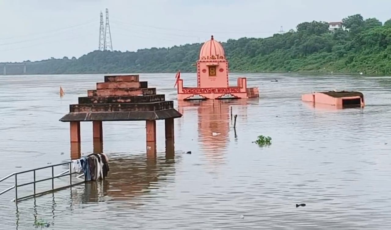Mahisagar Temple near Bherakhadi, wedding pavilion stolen, elephant ...